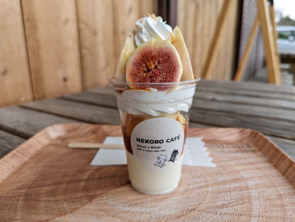 根来寺の国宝「大塔」を眺めながらイチジクたっぷり秋のパフェに舌鼓「NEKORO CAFE」 | 和歌山道の駅ドットコム